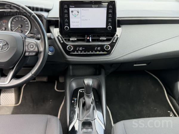 Black Toyota Corolla 2021 in Riga, with an engine capacity of 1.80 L and mileage of 195 thousand km for 14950 €, photo 10 on AUTOMOTO.COM.LV