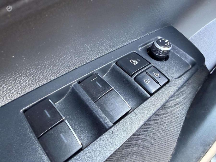 Melns Toyota Corolla 2021 Viļņa, ar dzinēja tilpumu 1.80 L un nobraukumu 188 tūkst. km par 14950 €, foto 18 vietnē AUTOMOTO.COM.LV