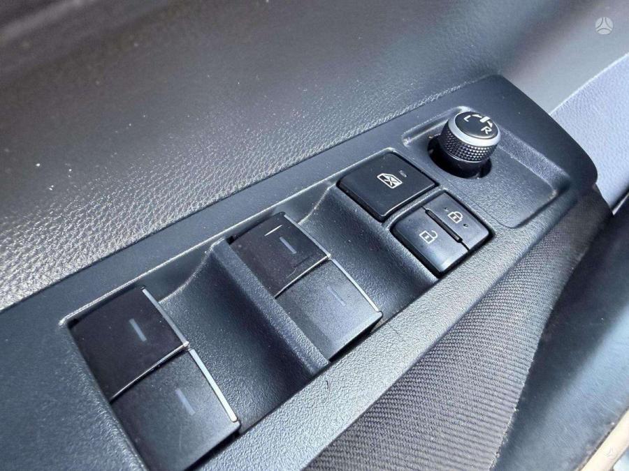 Melns Toyota Corolla 2021 Viļņa, ar dzinēja tilpumu 1.80 L un nobraukumu 188 tūkst. km par 13900 €, foto 18 vietnē AUTOMOTO.COM.LV