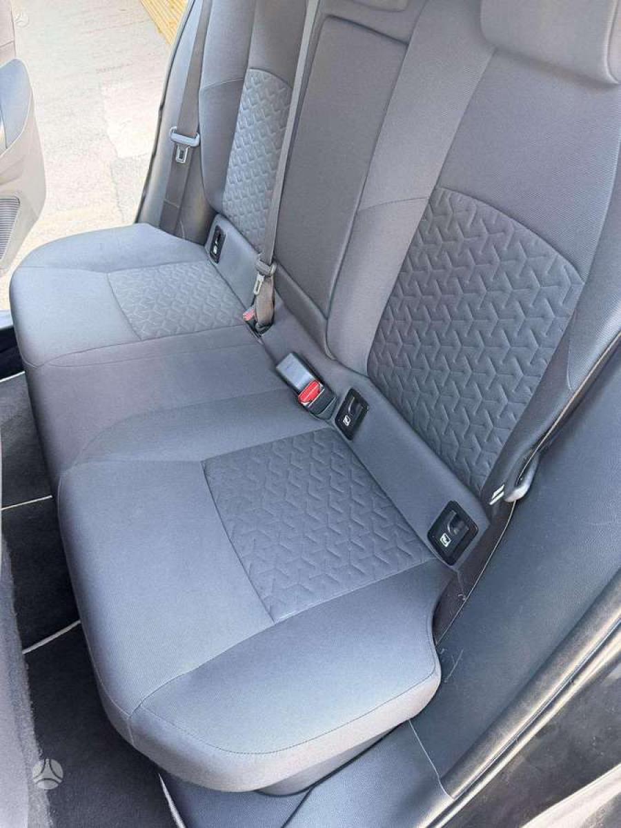 Melns Toyota Corolla 2021 Viļņa, ar dzinēja tilpumu 1.80 L un nobraukumu 188 tūkst. km par 13900 €, foto 21 vietnē AUTOMOTO.COM.LV