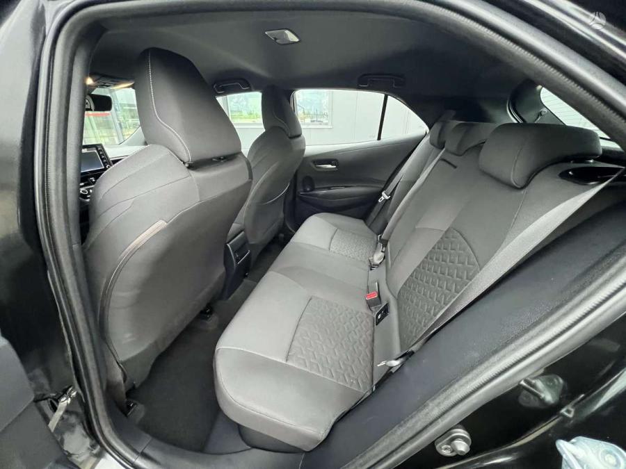 Melns Toyota Corolla 2021 Šauļi, ar dzinēja tilpumu 1.80 L un nobraukumu 52 tūkst. km par 17900 €, foto 19 vietnē AUTOMOTO.COM.LV