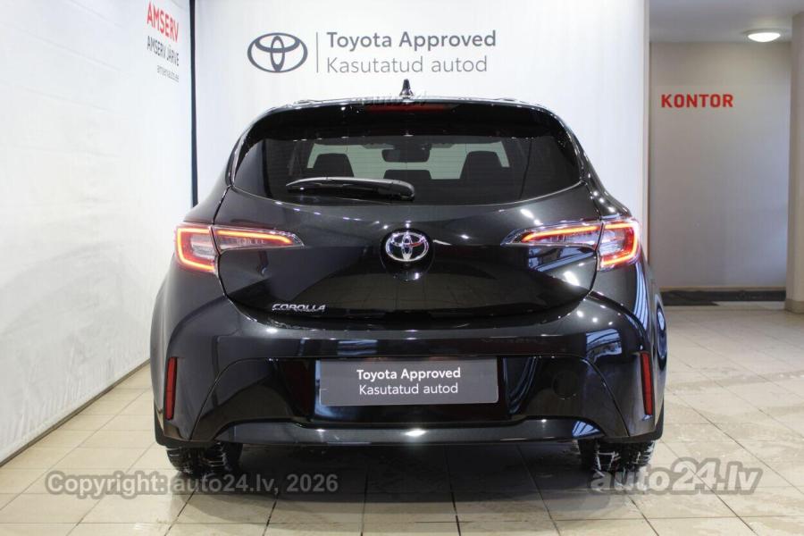Melns Toyota Corolla 2022 Tallina, ar dzinēja tilpumu 1.20 L un nobraukumu 40 tūkst. km par 17490 €, foto 4 vietnē AUTOMOTO.COM.LV
