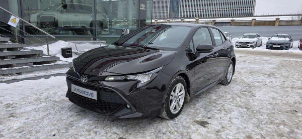 Black Toyota Corolla 2022 in Vilnius, with an engine capacity of 1.20 L and mileage of 47 thousand km for 16750 €, photo 2 on AUTOMOTO.COM.LV