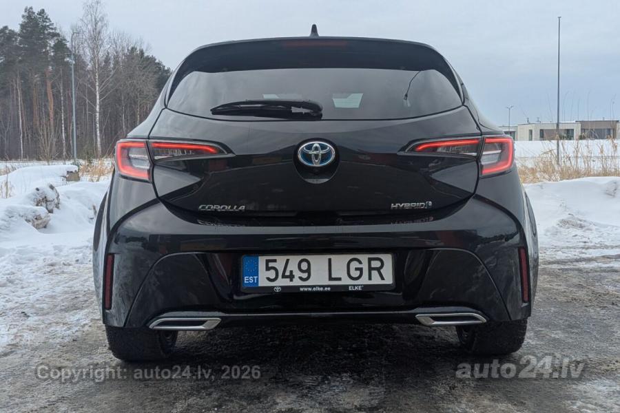 Melns Toyota Corolla 2022 Tallina, ar dzinēja tilpumu 2.00 L un nobraukumu 90 tūkst. km par 17990 €, foto 4 vietnē AUTOMOTO.COM.LV