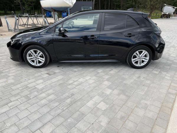 Black Toyota Corolla 2022 in Kaunas, with an engine capacity of 1.80 L and mileage of 88 thousand km for 16800 €, photo 5 on AUTOMOTO.COM.LV