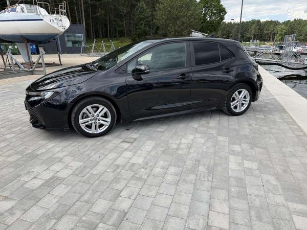 Black Toyota Corolla 2022 in Kaunas, with an engine capacity of 1.80 L and mileage of 88 thousand km for 16800 €, photo 6 on AUTOMOTO.COM.LV