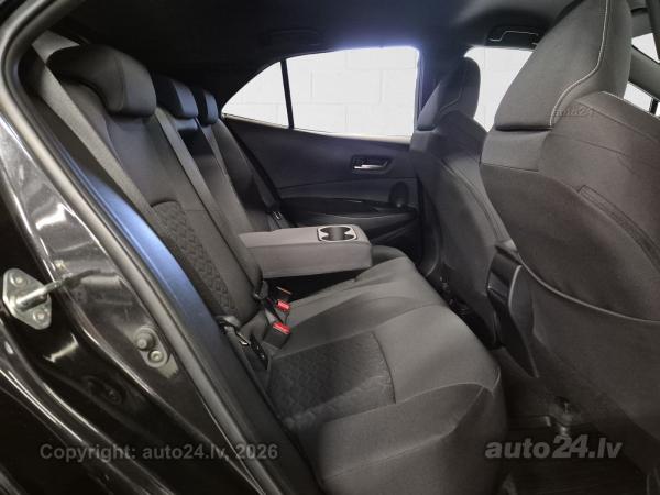 Melns Toyota Corolla 2022 Tallina, ar dzinēja tilpumu 1.20 L un nobraukumu 39 tūkst. km par 17990 €, foto 7 vietnē AUTOMOTO.COM.LV