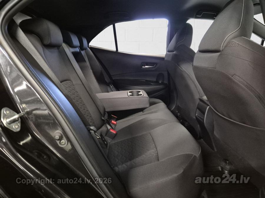 Melns Toyota Corolla 2022 Tallina, ar dzinēja tilpumu 1.20 L un nobraukumu 39 tūkst. km par 17990 €, foto 8 vietnē AUTOMOTO.COM.LV