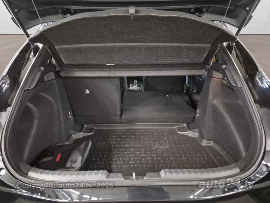 Melns Toyota Corolla 2022 Tallina, ar dzinēja tilpumu 1.20 L un nobraukumu 39 tūkst. km par 17990 €, foto 11 vietnē AUTOMOTO.COM.LV