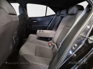 Melns Toyota Corolla 2022 Tallina, ar dzinēja tilpumu 1.20 L un nobraukumu 39 tūkst. km par 17990 €, foto 20 vietnē AUTOMOTO.COM.LV