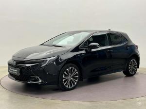 Melns Toyota Corolla 2023 Panevēža, ar dzinēja tilpumu 1.80 L un nobraukumu 54 tūkst. km par 21990 €, foto  vietnē AUTOMOTO.COM.LV