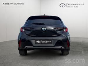 Black Toyota Corolla 2023 in Riga, with an engine capacity of 1.80 L and mileage of 61 thousand km for 22500 €, photo 5 on AUTOMOTO.COM.LV