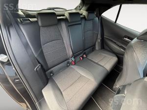 Black Toyota Corolla 2023 in Riga, with an engine capacity of 1.80 L and mileage of 61 thousand km for 22500 €, photo 8 on AUTOMOTO.COM.LV