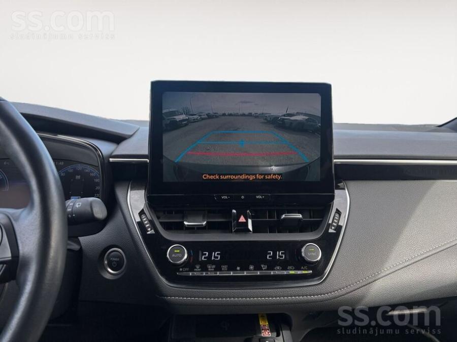 Black Toyota Corolla 2023 in Riga, with an engine capacity of 1.80 L and mileage of 61 thousand km for 22500 €, photo 15 on AUTOMOTO.COM.LV