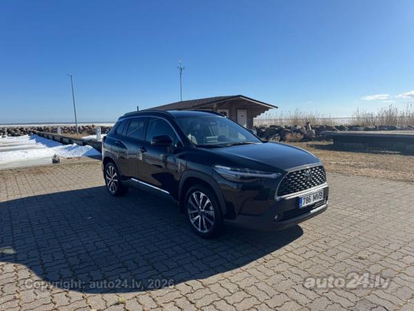 Melns Toyota Corolla 2024 Tallina, ar dzinēja tilpumu 1.80 L un nobraukumu 24 tūkst. km par 29300 €, foto 3 vietnē AUTOMOTO.COM.LV