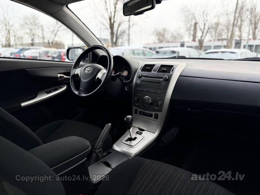 Melns Toyota Corolla 2007 Tallina, ar dzinēja tilpumu 1.60 L un nobraukumu 114 tūkst. km par 3999 €, foto 11 vietnē AUTOMOTO.COM.LV