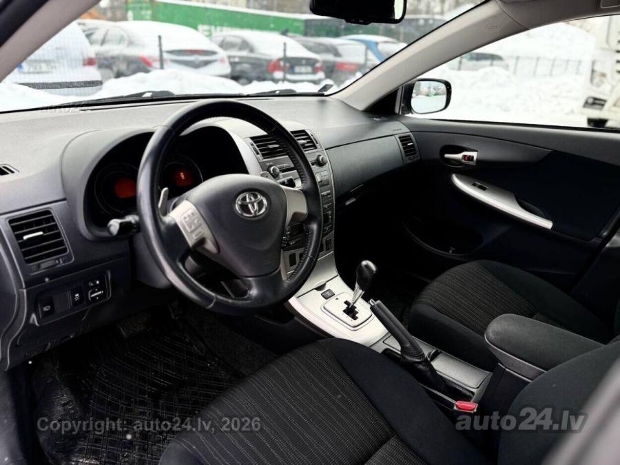 Melns Toyota Corolla 2007 Tallina, ar dzinēja tilpumu 1.60 L un nobraukumu 114 tūkst. km par 3999 €, foto 12 vietnē AUTOMOTO.COM.LV