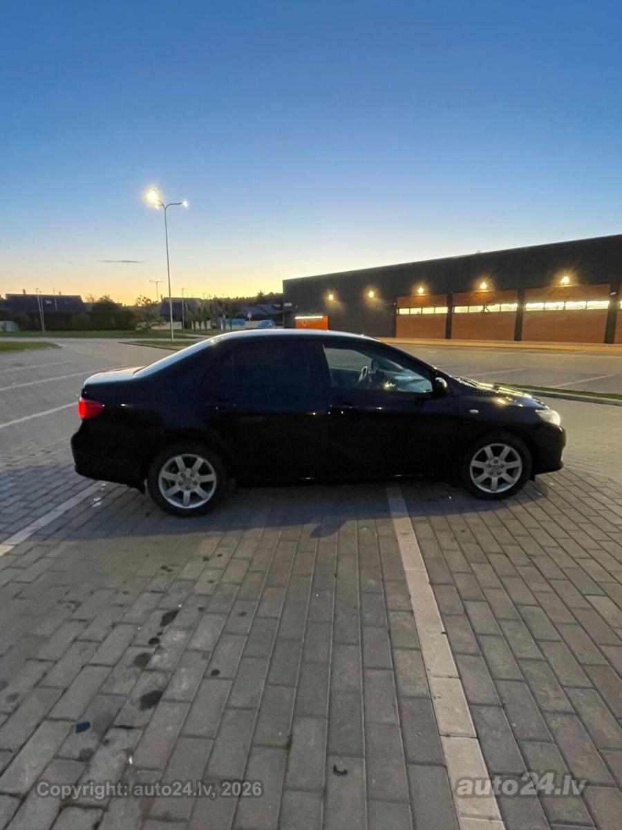 Melns Toyota Corolla 2007 Tallina, ar dzinēja tilpumu 1.60 L un nobraukumu 220 tūkst. km par 3250 €, foto 4 vietnē AUTOMOTO.COM.LV