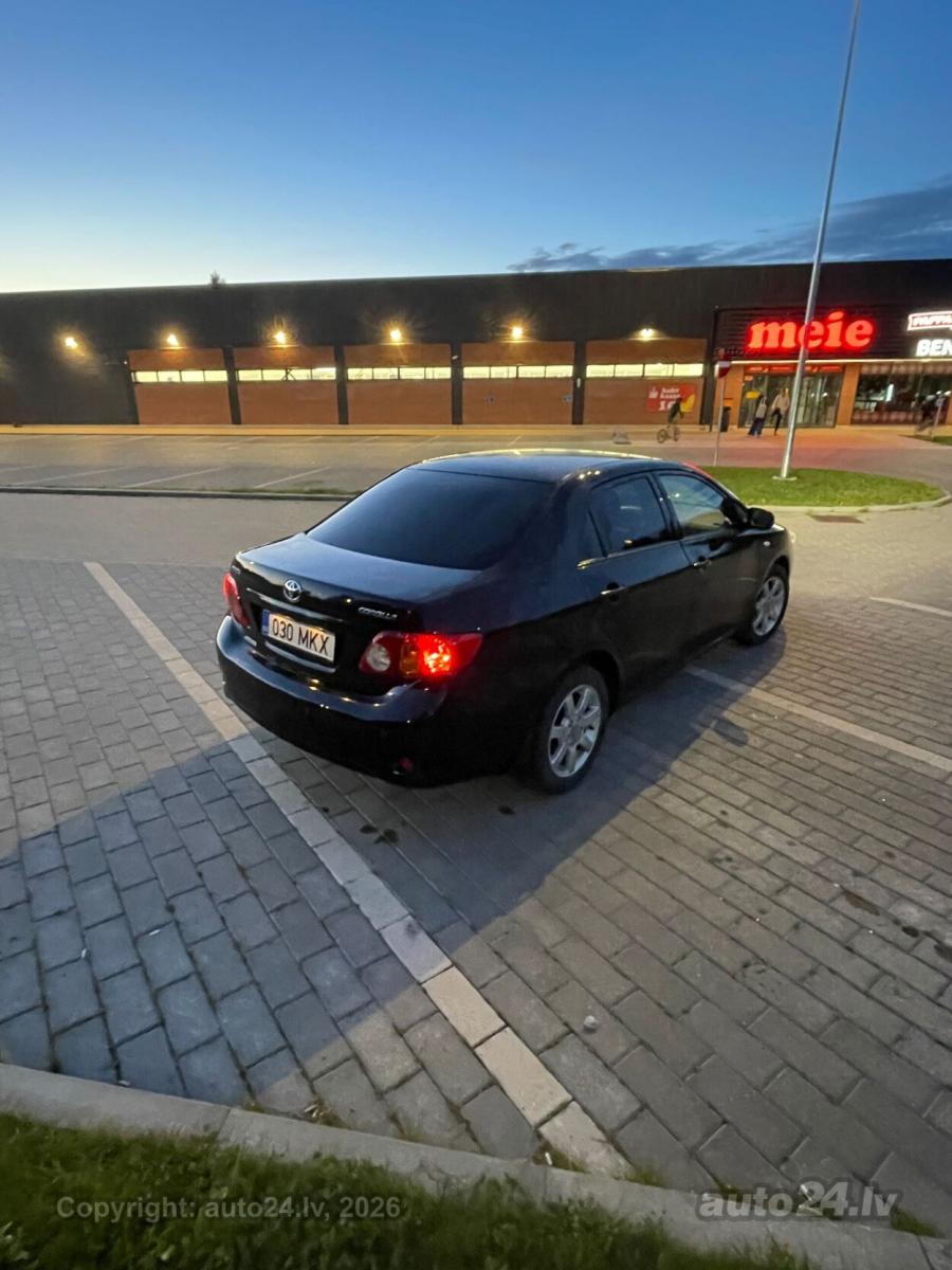 Melns Toyota Corolla 2007 Tallina, ar dzinēja tilpumu 1.60 L un nobraukumu 220 tūkst. km par 3250 €, foto 5 vietnē AUTOMOTO.COM.LV