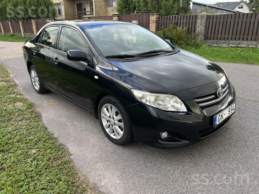 Black Toyota Corolla 2007 in Riga, with an engine capacity of 1.60 L and mileage of 382 thousand km for 2290 €, photo 1 on AUTOMOTO.COM.LV