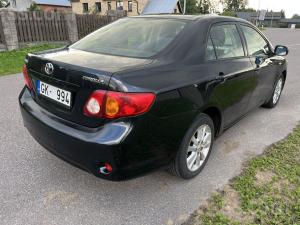 Black Toyota Corolla 2007 in Riga, with an engine capacity of 1.60 L and mileage of 382 thousand km for 2290 €, photo 5 on AUTOMOTO.COM.LV