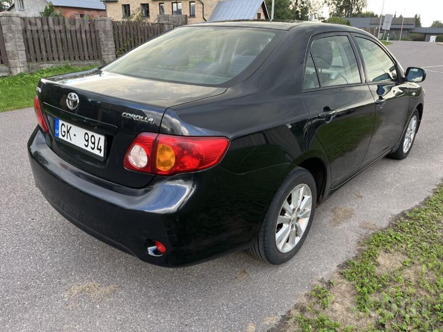 Black Toyota Corolla 2007 in Riga, with an engine capacity of 1.60 L and mileage of 382 thousand km for 2290 €, photo 5 on AUTOMOTO.COM.LV
