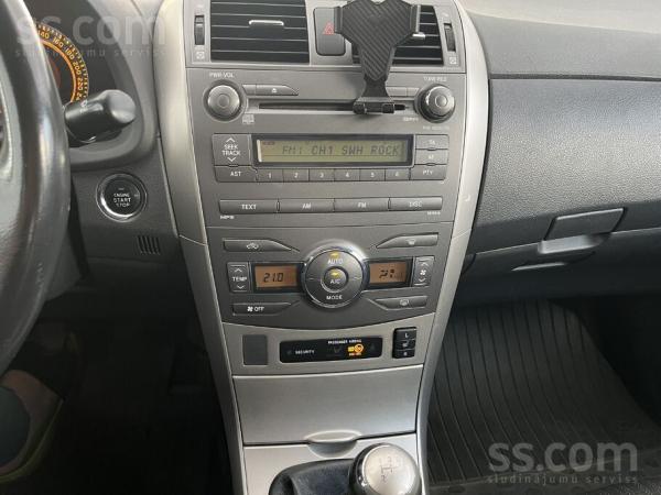 Toyota Corolla 2007 Rīga vietnē Melns Toyota Corolla 2007 Rīga, ar dzinēja tilpumu 1.60 L un nobraukumu 382 tūkst. km par 2290 €, foto 7 vietnē AUTOMOTO.COM.LV