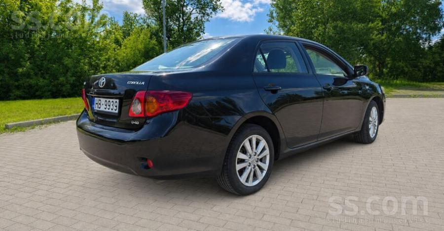 Melns Toyota Corolla 2008 Daugavpils, ar dzinēja tilpumu 2.00 L un nobraukumu 259 tūkst. km par 3500 €, foto 5 vietnē AUTOMOTO.COM.LV
