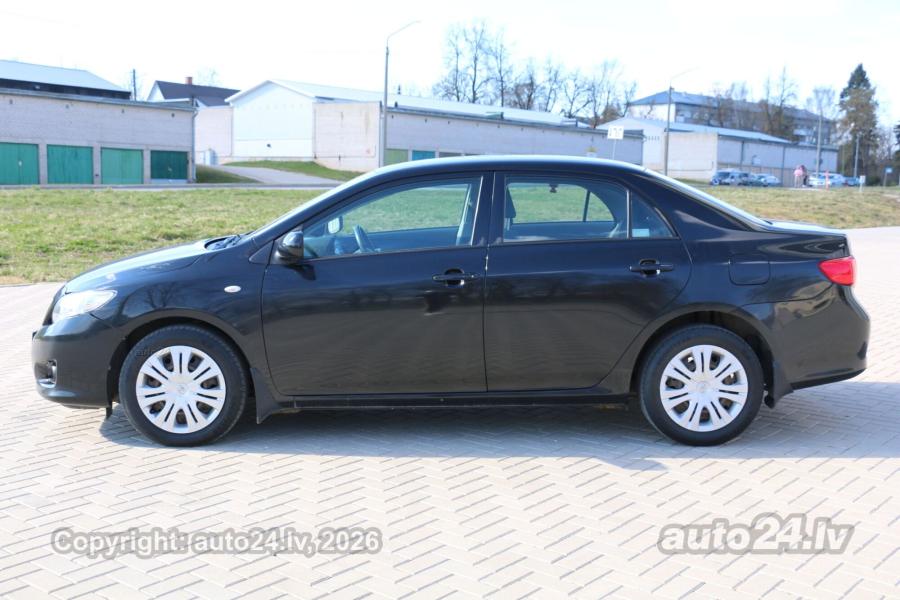 Black Toyota Corolla 2009 in Tartu, with an engine capacity of 1.60 L and mileage of 167 thousand km for 3999 €, photo 10 on AUTOMOTO.COM.LV