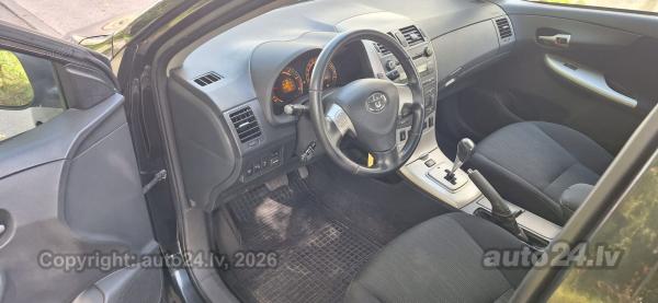 Melns Toyota Corolla 2009 Pērnava, ar dzinēja tilpumu 1.40 L un nobraukumu 246 tūkst. km par 3490 €, foto 9 vietnē AUTOMOTO.COM.LV