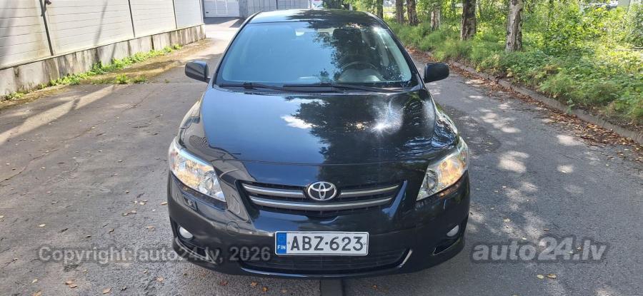 Black Toyota Corolla 2009 in Parnu, with an engine capacity of 1.40 L and mileage of 246 thousand km for 3490 €, photo 3 on AUTOMOTO.COM.LV