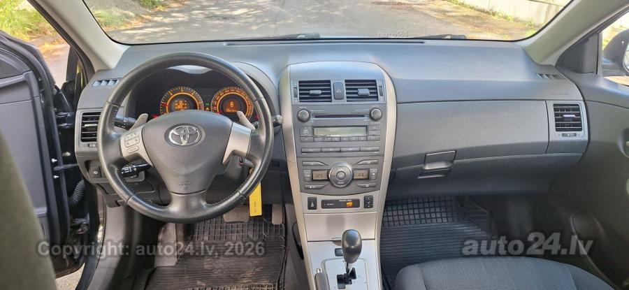 Black Toyota Corolla 2009 in Parnu, with an engine capacity of 1.40 L and mileage of 246 thousand km for 3490 €, photo 11 on AUTOMOTO.COM.LV