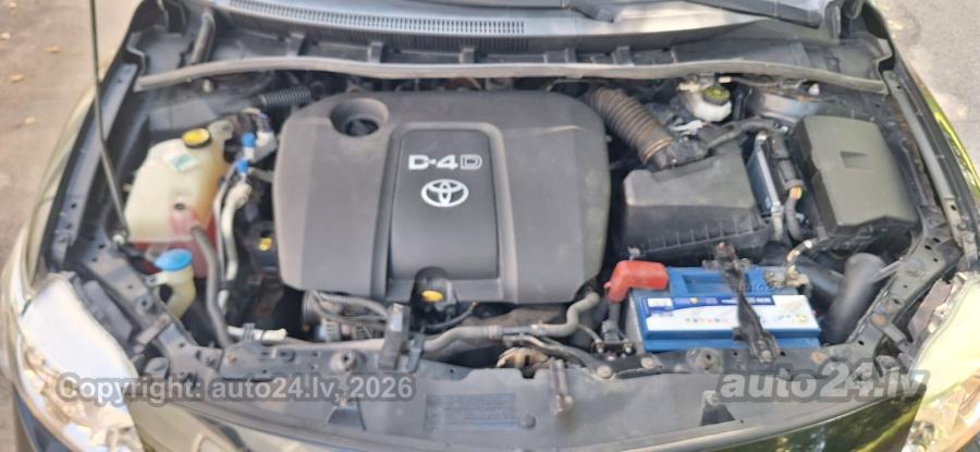 Black Toyota Corolla 2009 in Parnu, with an engine capacity of 1.40 L and mileage of 246 thousand km for 3490 €, photo 14 on AUTOMOTO.COM.LV
