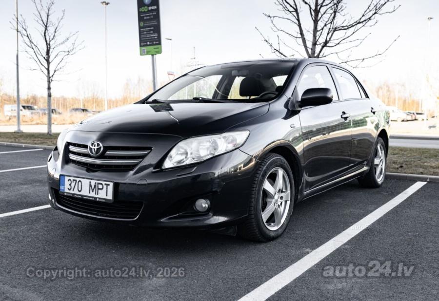 Melns Toyota Corolla 2010 Tallina, ar dzinēja tilpumu 1.60 L un nobraukumu 266 tūkst. km par 2990 €, foto 3 vietnē AUTOMOTO.COM.LV
