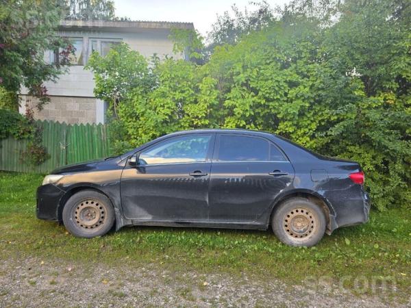 Черный Тойота Королла 2011 в Елгава, объемом двигателя 1.60 л и пробегом 225 тыс. км за 3300 €, фото 1 на AUTOMOTO.COM.LV