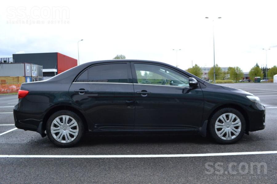 Melns Toyota Corolla 2012 Rīga, ar dzinēja tilpumu 1.60 L un nobraukumu 209 tūkst. km par 4500 €, foto 2 vietnē AUTOMOTO.COM.LV
