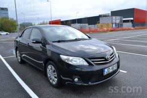 Melns Toyota Corolla 2012 Rīga, ar dzinēja tilpumu 1.60 L un nobraukumu 209 tūkst. km par 4500 €, foto 3 vietnē AUTOMOTO.COM.LV