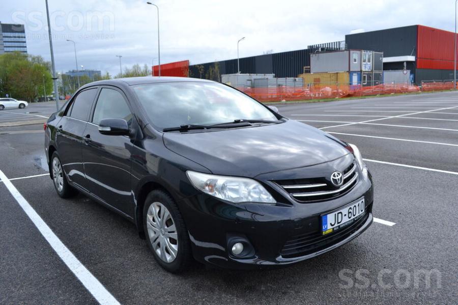 Melns Toyota Corolla 2012 Rīga, ar dzinēja tilpumu 1.60 L un nobraukumu 209 tūkst. km par 4500 €, foto 3 vietnē AUTOMOTO.COM.LV