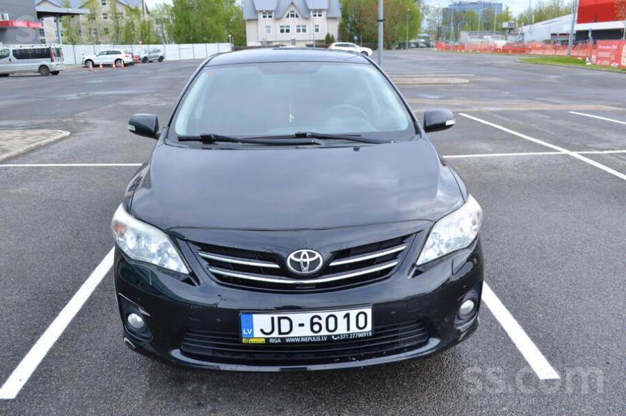 Melns Toyota Corolla 2012 Rīga, ar dzinēja tilpumu 1.60 L un nobraukumu 209 tūkst. km par 4500 €, foto 4 vietnē AUTOMOTO.COM.LV