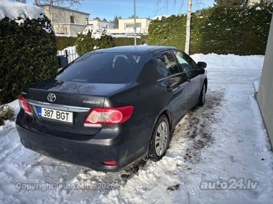 Melns Toyota Corolla 2012 Tallina, ar dzinēja tilpumu 1.60 L un nobraukumu 209 tūkst. km par 4900 €, foto 2 vietnē AUTOMOTO.COM.LV