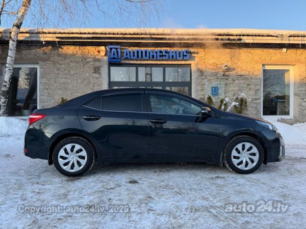 Melns Toyota Corolla 2013 Tallina, ar dzinēja tilpumu 1.60 L un nobraukumu 73 tūkst. km par 8990 €, foto 11 vietnē AUTOMOTO.COM.LV