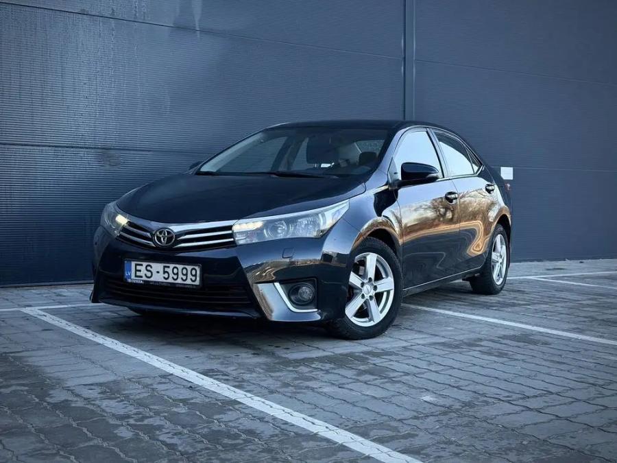 Black Toyota Corolla 2013 in Riga, with an engine capacity of 1.60 L and mileage of 139 thousand km for 7550 €, photo 1 on AUTOMOTO.COM.LV