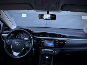 Black Toyota Corolla 2013 in Riga, with an engine capacity of 1.60 L and mileage of 139 thousand km for 7550 €, photo 8 on AUTOMOTO.COM.LV