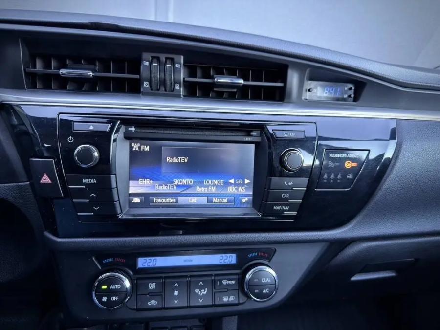 Black Toyota Corolla 2013 in Riga, with an engine capacity of 1.60 L and mileage of 139 thousand km for 7550 €, photo 15 on AUTOMOTO.COM.LV