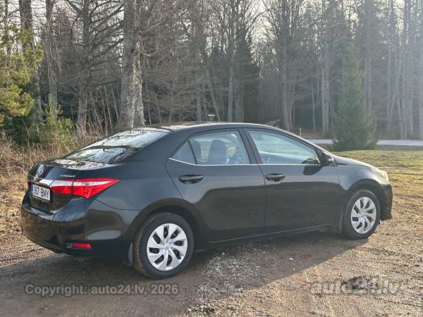 Black Toyota Corolla 2014 in Tallinn, with an engine capacity of 1.60 L and mileage of 210 thousand km for 8800 €, photo 6 on AUTOMOTO.COM.LV
