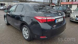 Black Toyota Corolla 2015 in Riga, with an engine capacity of 1.60 L and mileage of 273 thousand km for 6390 €, photo 6 on AUTOMOTO.COM.LV