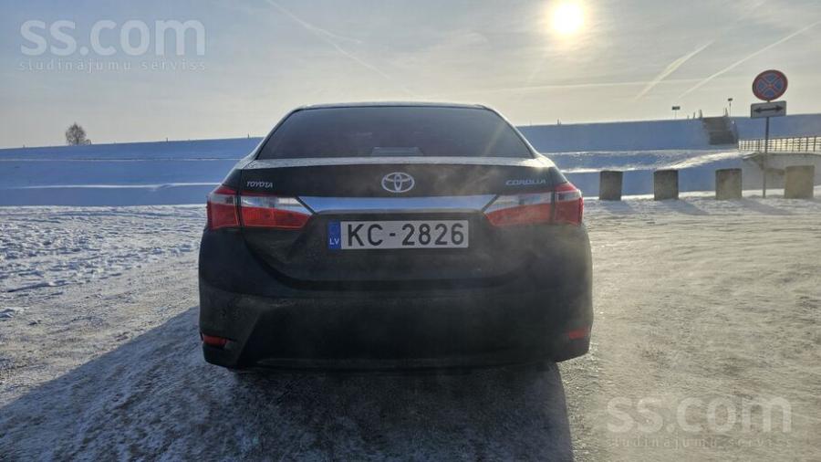 Melns Toyota Corolla 2015 Rīga, ar dzinēja tilpumu 1.60 L un nobraukumu 148 tūkst. km par 8200 €, foto 4 vietnē AUTOMOTO.COM.LV