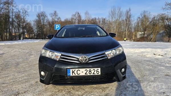 Black Toyota Corolla 2015 in Riga, with an engine capacity of 1.60 L and mileage of 148 thousand km for 8200 €, photo 5 on AUTOMOTO.COM.LV