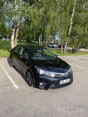 Черный Тойота Королла 2015 в Рига, объемом двигателя 1.60 л и пробегом 429 тыс. км за 4690 €, фото  на AUTOMOTO.COM.LV