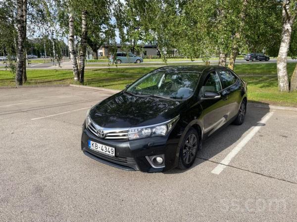 Black Toyota Corolla 2015 in Riga, with an engine capacity of 1.60 L and mileage of 429 thousand km for 4690 €, photo 2 on AUTOMOTO.COM.LV